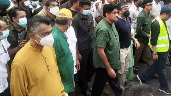 Sajith joins SJB protest - Latest News | Daily Mirror