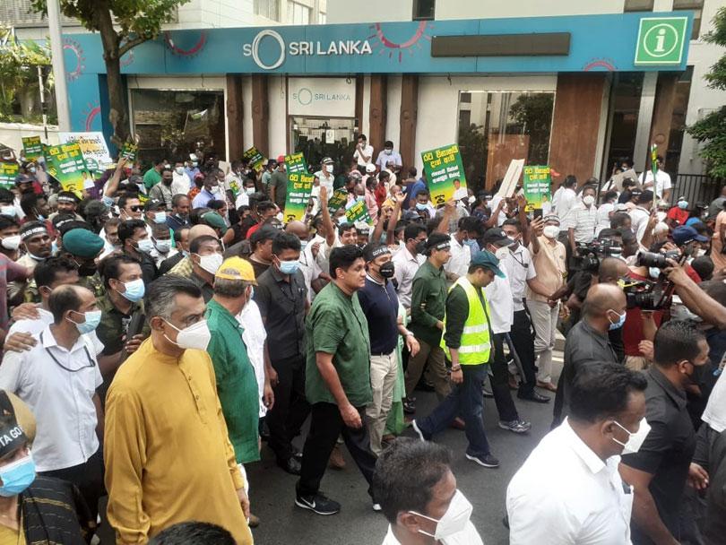 Sajith joins SJB protest - Breaking News | Daily Mirror