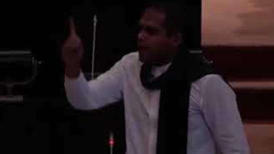 Harin wears a black ’Satakaya’ in Parliament - Breaking News | Daily Mirror