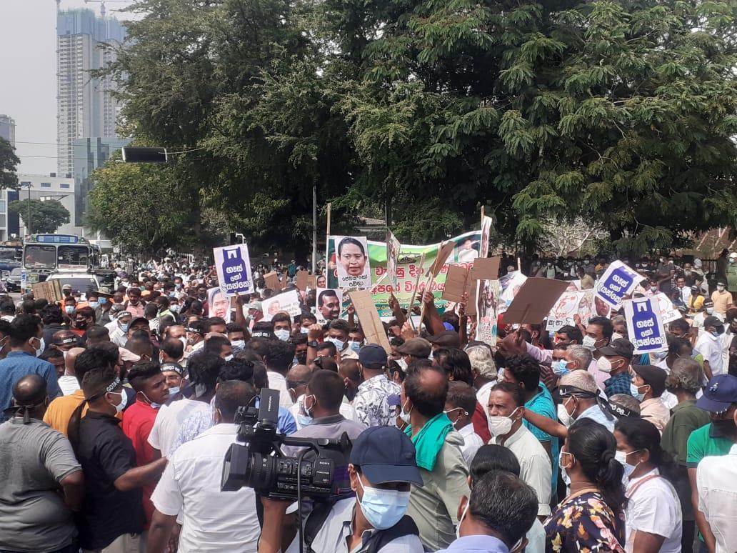 SJB protest kicks off; heavy traffic near Public Library - Breaking ...