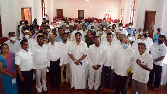 Ruwan meets party activists in Kandy - Caption Story | Daily Mirror