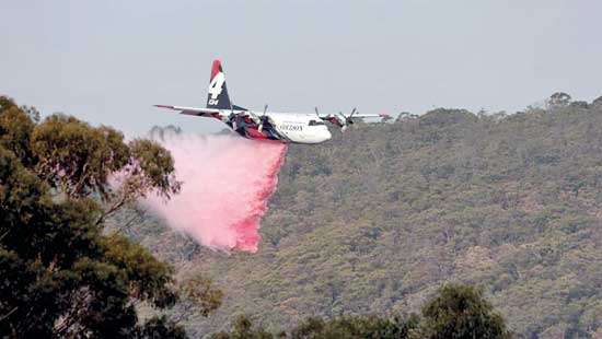 Waterbomber plane crashes while fighting bushfires, three dead ...