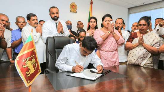 Ranaweera assumes duties - Caption Story | Daily Mirror