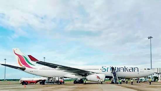 Flight diverted to Mattala due to bad weather - Front Page | Daily Mirror