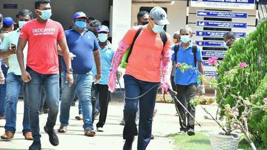 Dayasiri in action - Caption Story | Daily Mirror