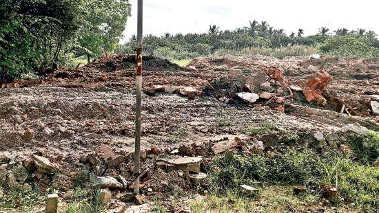 The BIG LAND GRAB - Metro | Daily Mirror