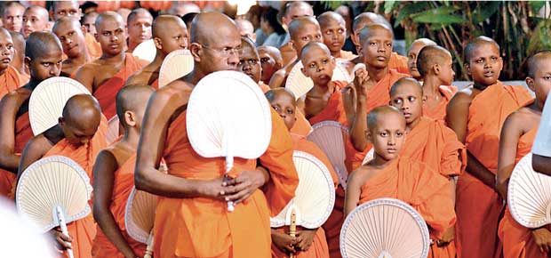 Navam Perahera Majestic pageant of Gangaramaya Raja Maha Viharaya ...