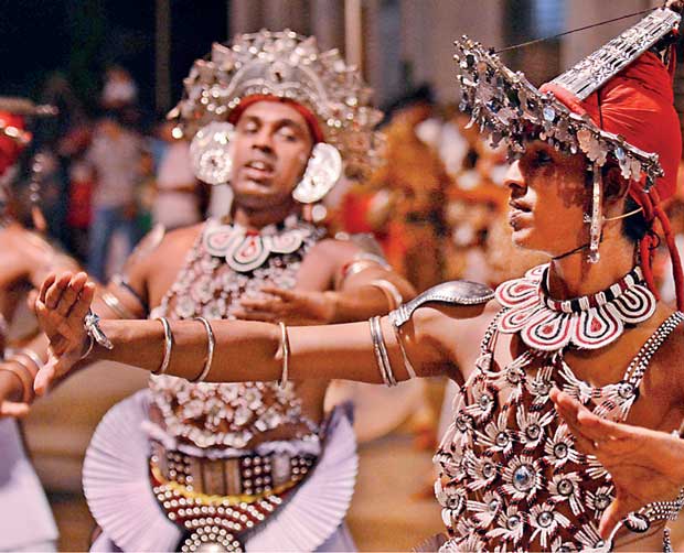 Navam Perahera Majestic pageant of Gangaramaya Raja Maha Viharaya ...