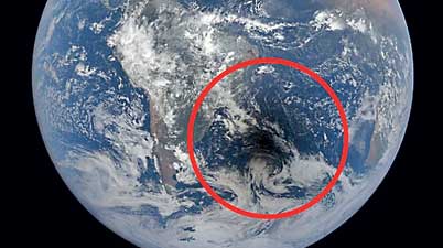 Animation shows the Moon casting a shadow over Earth - International ...