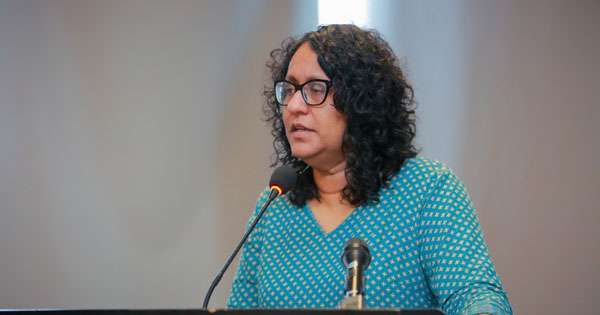 අතීතය ගැන කතා කර කාලය කා දැමීම අපරාධයක් - Lankadeepa Online